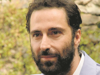 Riješite križaljku: Znate li ko je naš glumac na slici?