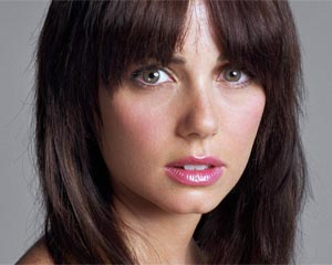 Riješite križaljku: Znate li ko je glumica na slici?