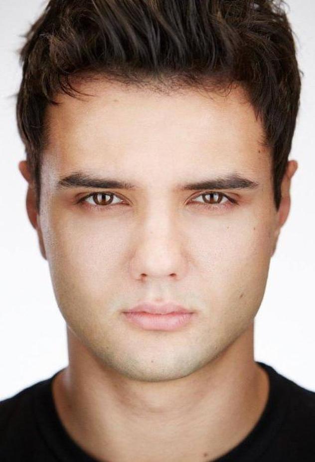 Talentirani Bosanac Mak Medovich gradi uspješnu glumačku karijeru u ...