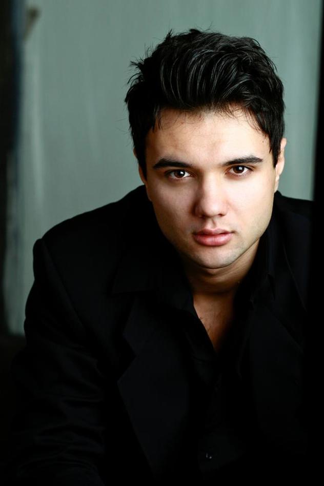 Talentirani Bosanac Mak Medovich gradi uspješnu glumačku karijeru u ...