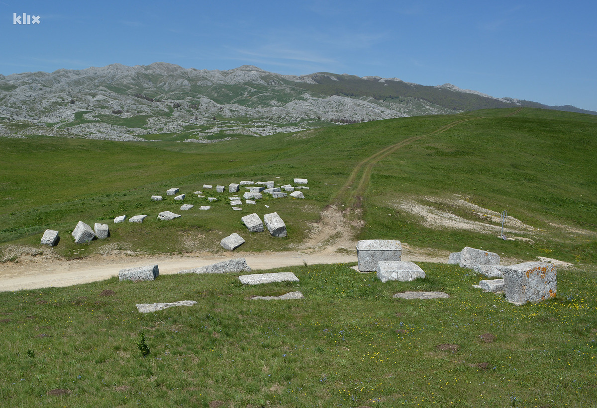 Stećci | Bosnian Monumental Medieval Tombstones - UNESCO World Heritage ...