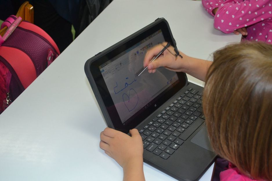 OŠ "Avdo Smailović" dobila prvu elektronsku učionicu u KS