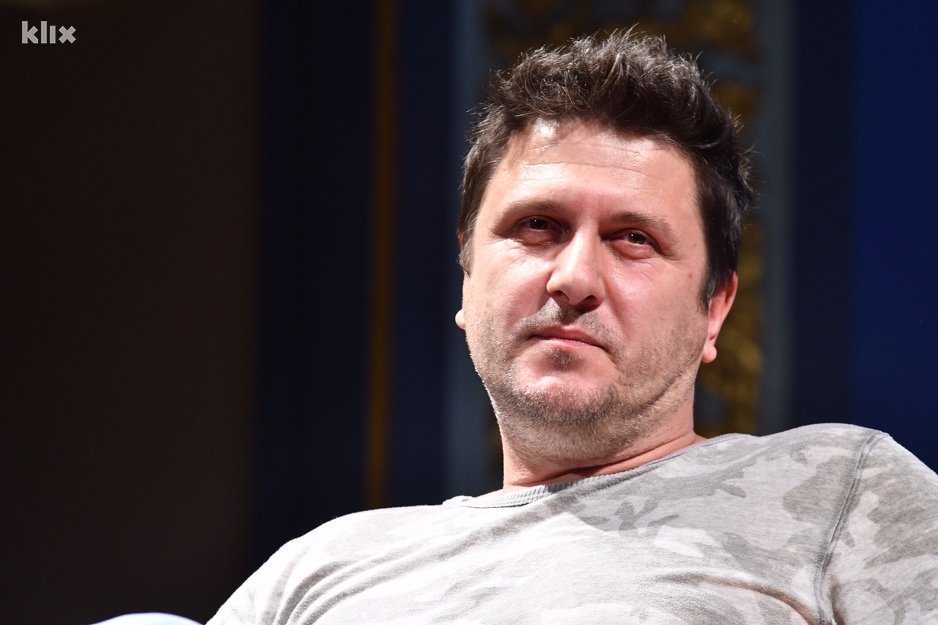 Drama "Pravci" o vozačima taksija prikazana u sarajevskom Narodnom ...