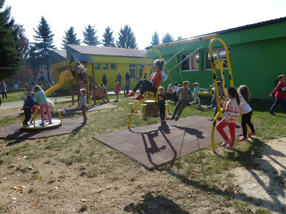 Svečano otvorena tri nova Rafa Žirafa igrališta za djecu