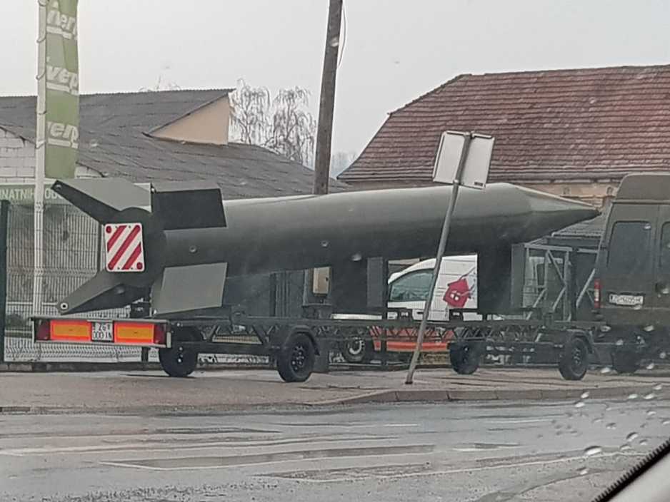 Misterija u Zagrebu: Da li se po gradu već danima na prikolici prevozi ...