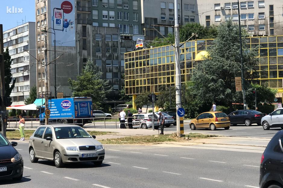 Sarajevo: U saobraćajnoj nesreći na Dolac Malti povrijeđen pješak