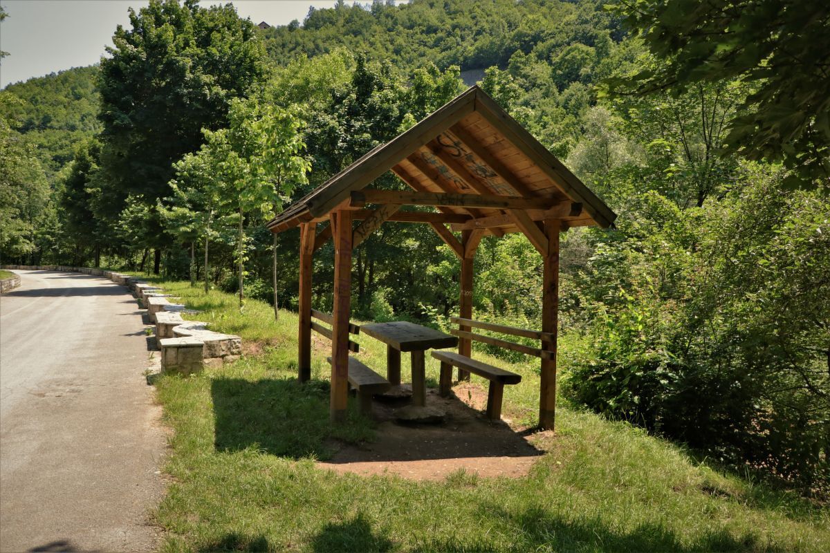 Šetališta, pješačke/bicikl staze - Шеталишта, пјешачке/бицикл стазe ...