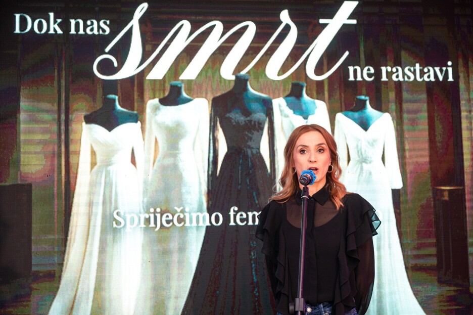 Mladenka u crnini najavila kampanju "Dok nas smrt ne rastavi": Kada ...