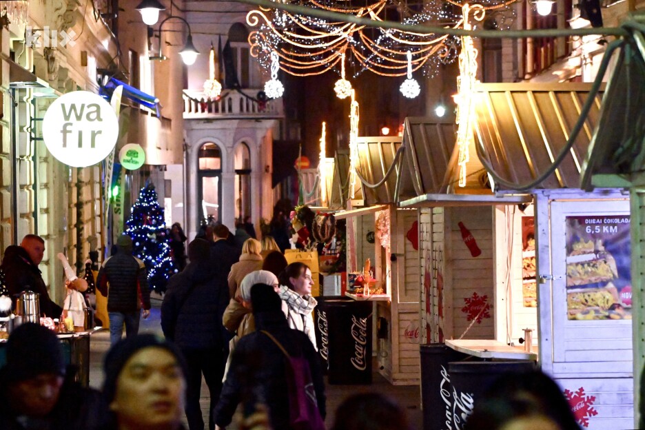 U Sarajevu otvorena manifestacija Old Town Fairy Tale, bend Dernex ...