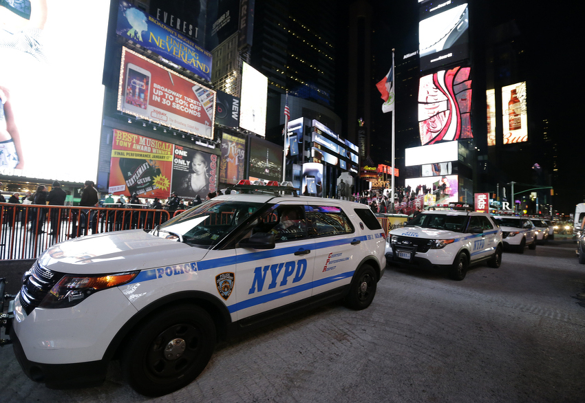 New York: Potraga za petoricom mladica koji su silovali djevojku New York: Potraga za petoricom mladica koji su silovali djevojku
