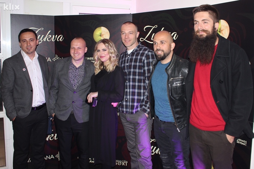 U Sarajevu premijerno prikazan film "Zukva" o koncertnoj turneji benda ...