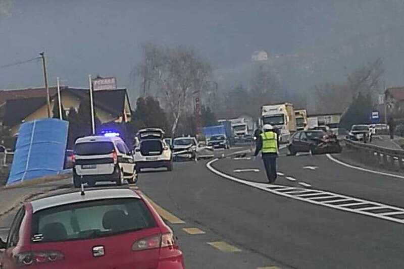 Tri osobe povrijeđene u sudaru dva vozila kod Maglaja