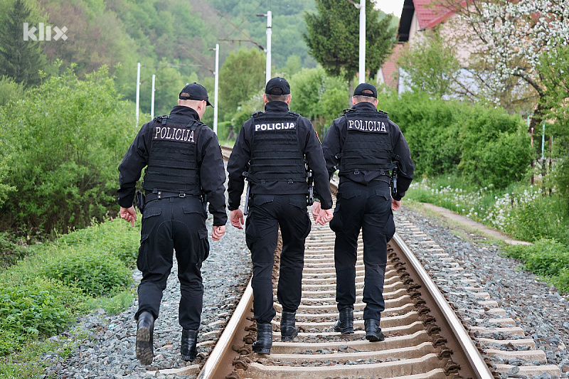 Policija u Sarajevu uhapsila dvojicu migranata zbog sumnje da su počinili krađe