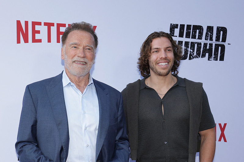 Schwarzenegger na premijeri pozirao s vanbračnim sinom, ostali članovi ...