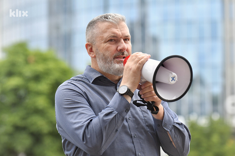 Kome i zašto odgovara dizanje tenzija koje predvodi notorni Sanin Musa ...