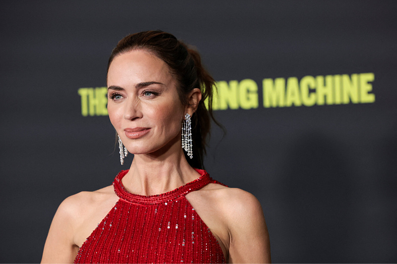 Emily Blunt na premijeri filma nosila usku crvenu haljinu i komade ...