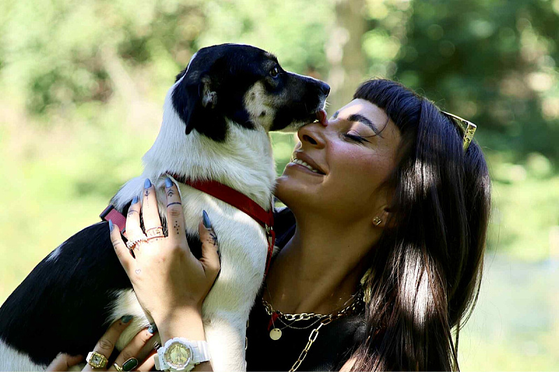 Poznati glumci i muzičari u humanitarnom kalendaru za pse iz azila PawFriends