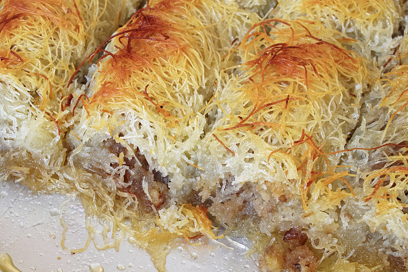 Tradicija na tanjiru: Kadaif je desert koji donosi hrskavost i sočnost ...