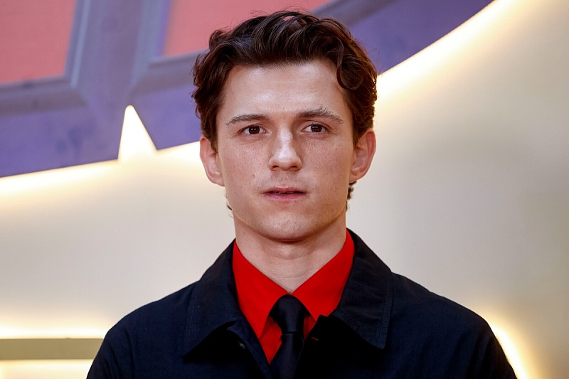 Tom Holland prvi put progovorio o glasinama da se oženio Zendayom