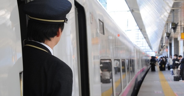 Japanski voz imao otvorena vrata pri brzini od 280 kilometara na sat