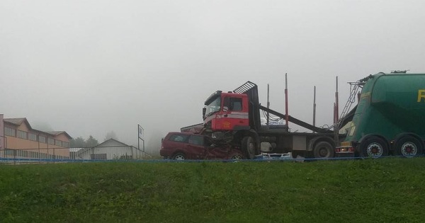 U Sudaru Dva Kamiona I Automobila Kod Viteza Poginula Jedna Osoba