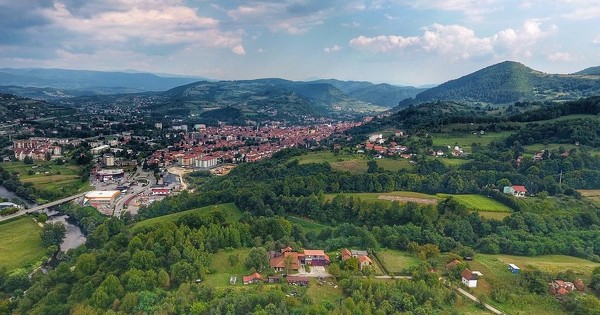 Turisti iz cijelog svijeta posjećuju Visoko: Park "Ravne 2" pruža ...