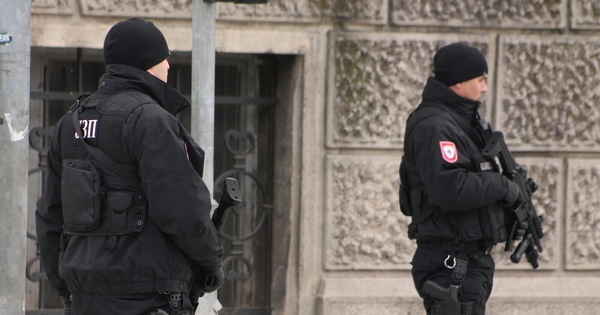 Uhapšeni inspektor policije RS tvrdi da je prevozio oružje i eksploziv ...