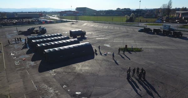 Vojnici Oružanih snaga BiH postavili šatorska naselja na svim ...