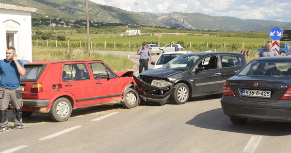U frontalnom sudaru kod Mostara povrijeđena jedna osoba