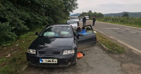 Uhapšen u Bosanskoj Kostajnici zbog krijumčarenja 13 migranata iz ... Uhapšen u Bosanskoj Kostajnici zbog krijumčarenja 13 migranata iz ...