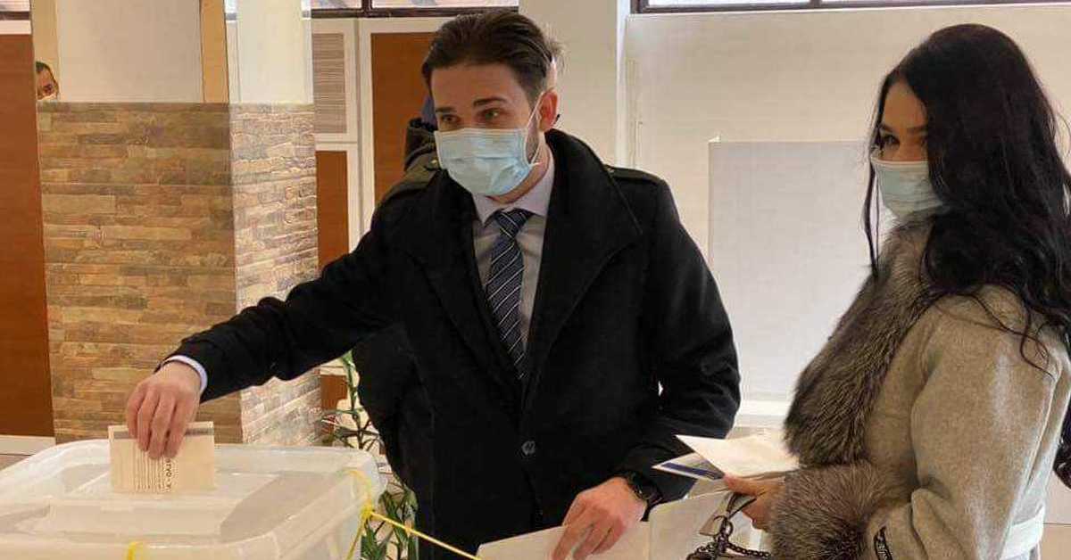 Kandidat za gradonačelnika Zenice Arnel Isak glasao i poručio da ...