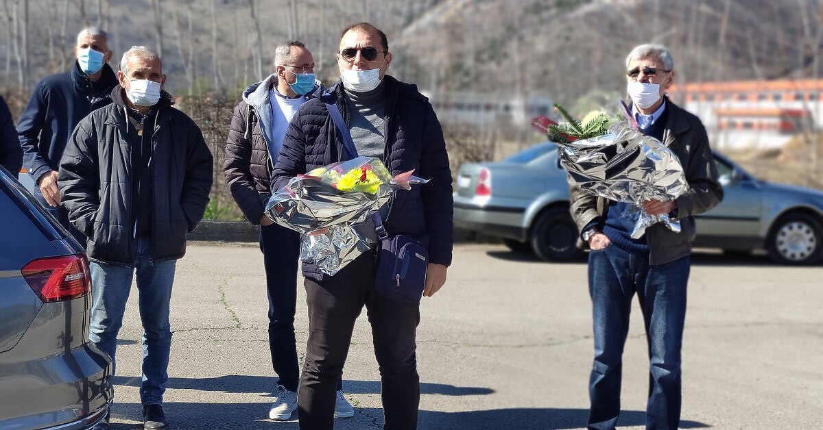 Bivši logoraši obišli mostarski Heliodrom: Zabranjen im ulazak na ...