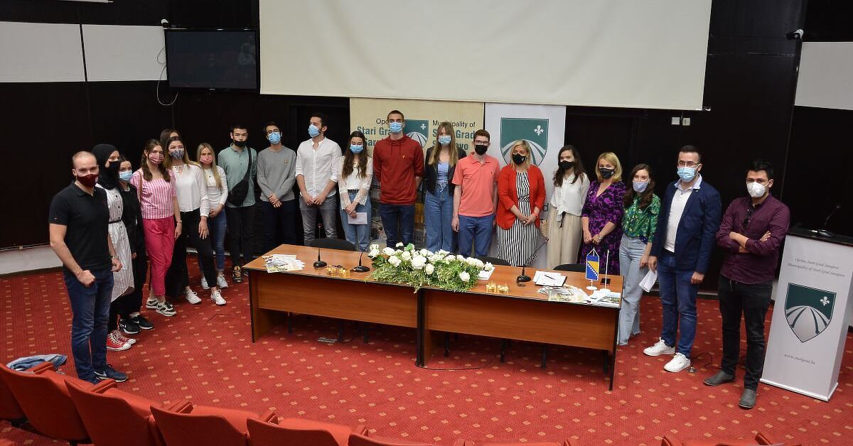 Općina Stari Grad: Dodijeljene stipendije za 119 nadarenih učenika i ...