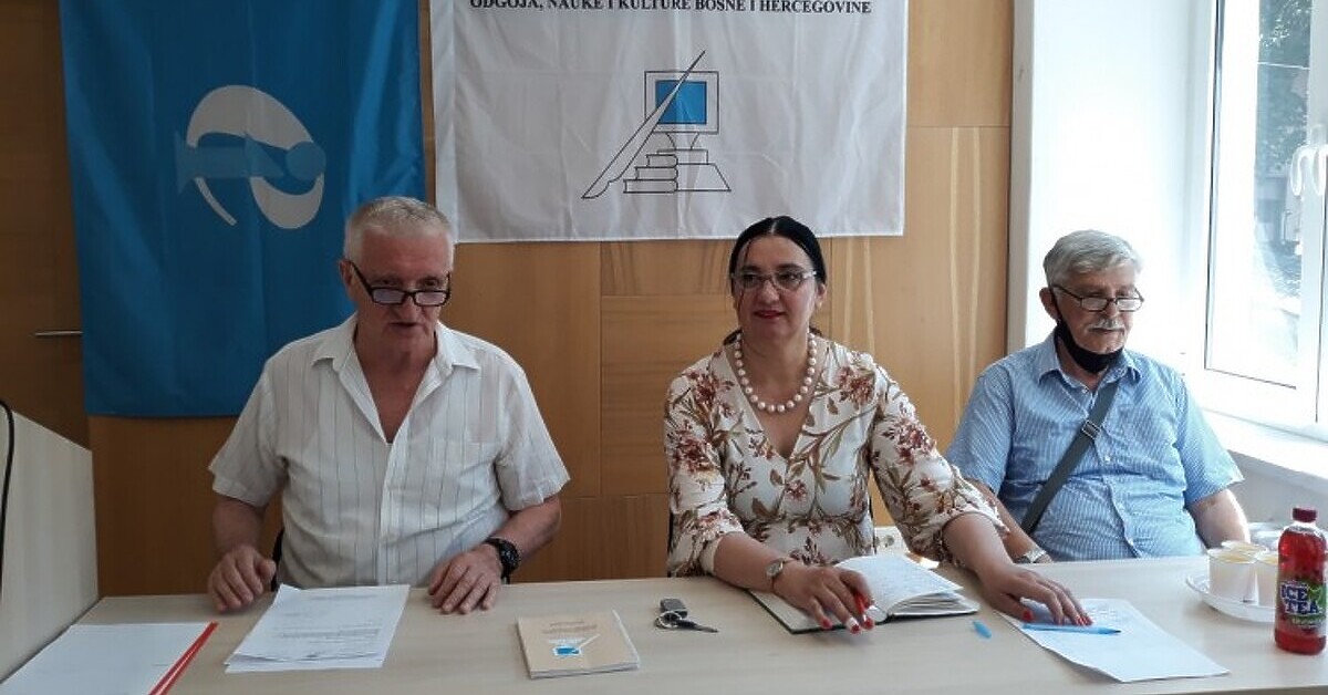 Sindikat prosvjetara u Sarajevu: Ako se ne vakcinišemo, u septembru ... Sindikat prosvjetara u Sarajevu: Ako se ne vakcinišemo, u septembru ...