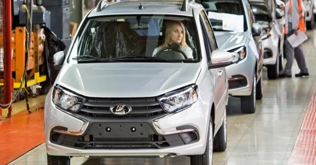 Zbog sankcija ruski automobili ostaju bez zračnih jastuka, ABS-a, klime...