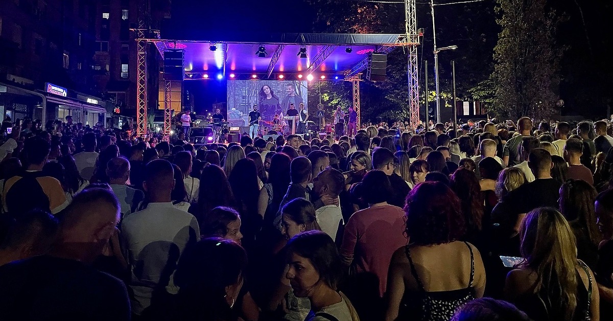 Emir Aličković s Lapsus bendom raspjevao i rasplesao prisutne na ...