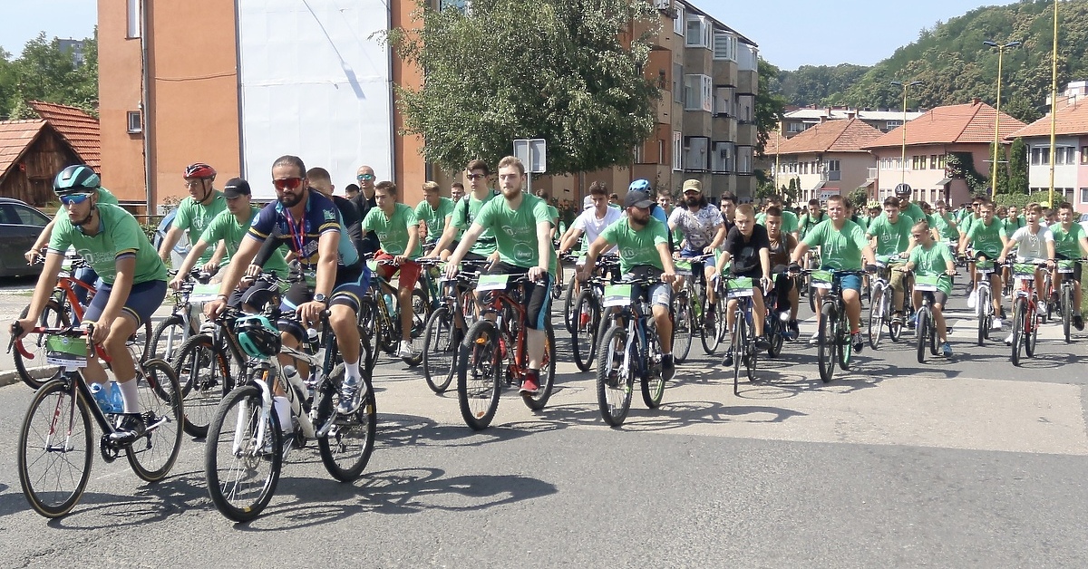 Šest hiljada biciklista vožnjom kroz Tuzlu ukazalo na očuvanje zraka i ...