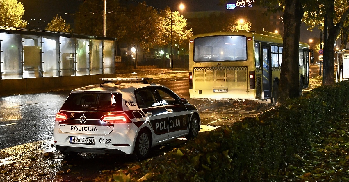 Manji udes na Nedžarićima u Sarajevu: Sudarili se autobus i automobil