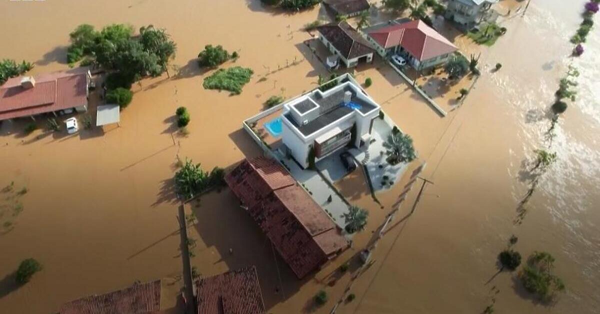 Snimak dronom pokazao katastrofalne poplave u Brazilu