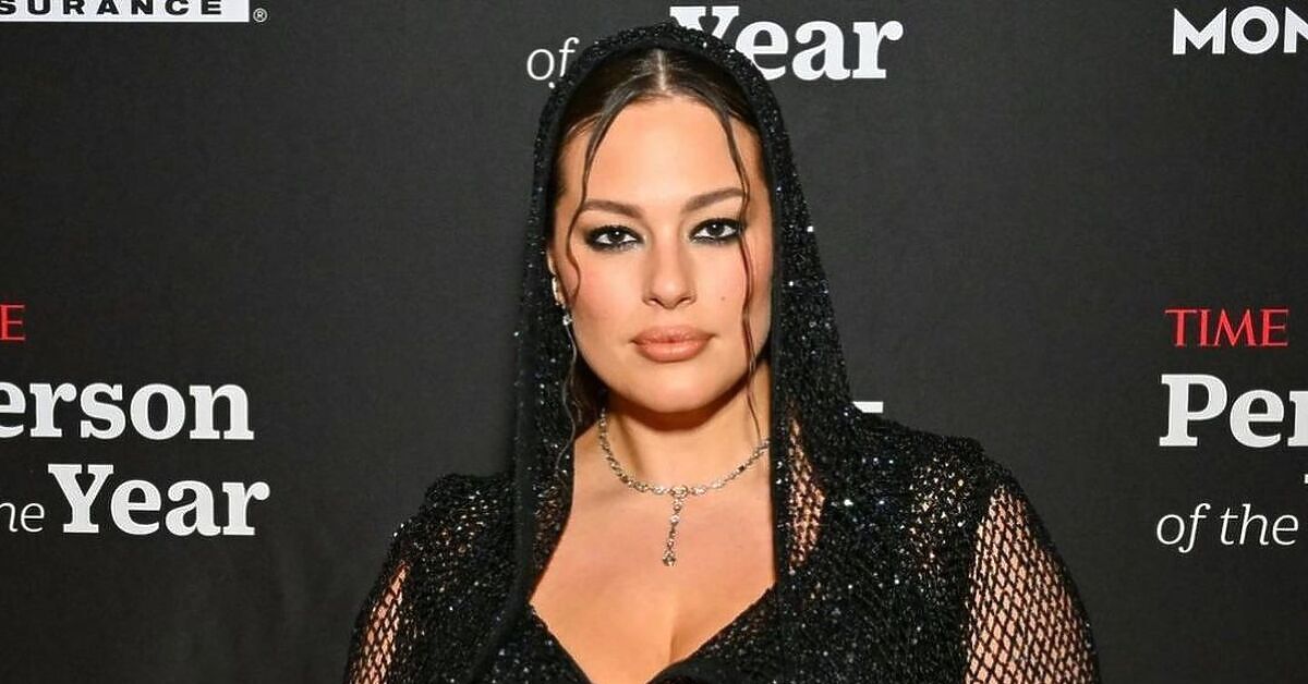 Odvažno izdanje plus size manekenke: Ashley Graham u prozirnoj haljini ... Odvažno izdanje plus size manekenke: Ashley Graham u prozirnoj haljini ...