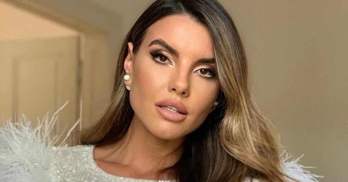 Manekenka Aida Jahić magistrirala na Univerzitetu u Travniku