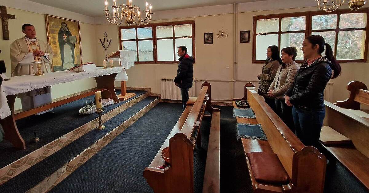 Na uskršnjoj misi u Goraždu samo pet vjernika: Sjeti se čovječe da si ... Na uskršnjoj misi u Goraždu samo pet vjernika: Sjeti se čovječe da si ...