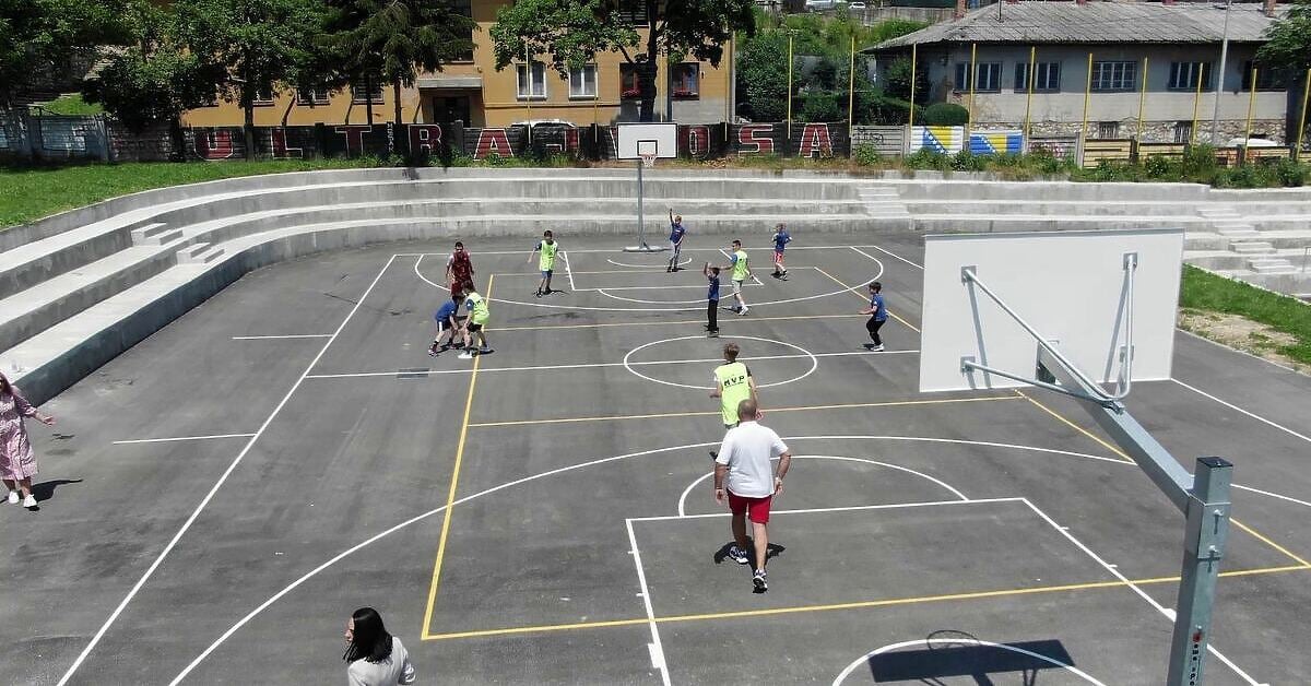 U sarajevskom naselju Velešići otvoreno rekonstruisano sportsko igralište
