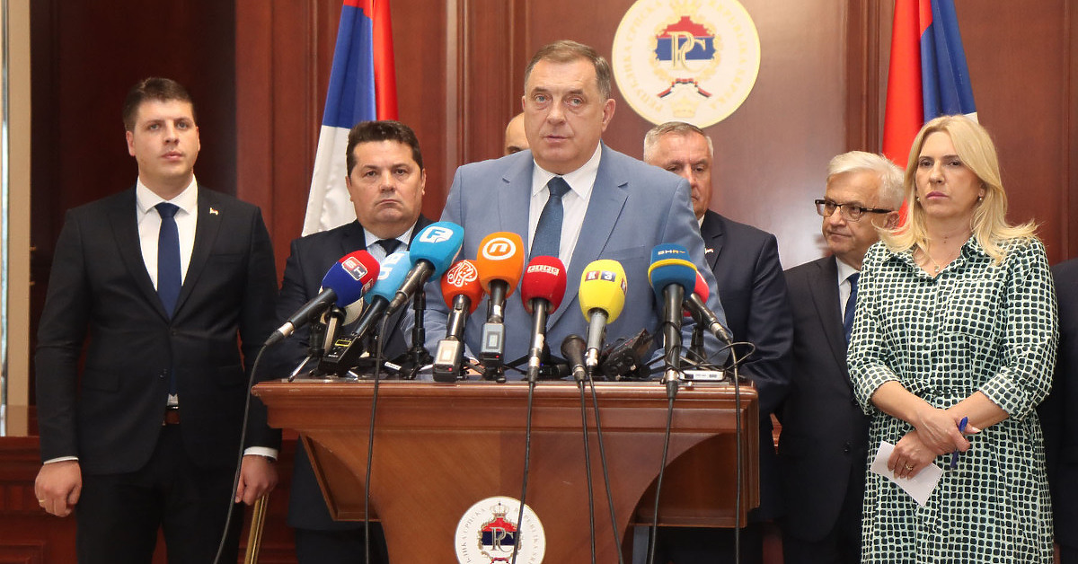 Dodik dao Ustavnom sudu BiH ultimatum da povuče jučerašnju odluku, u ... Dodik dao Ustavnom sudu BiH ultimatum da povuče jučerašnju odluku, u ...
