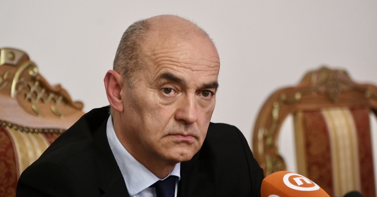 Rektor UNSA-e će danas održati konferenciju za medije o studenticama i ...