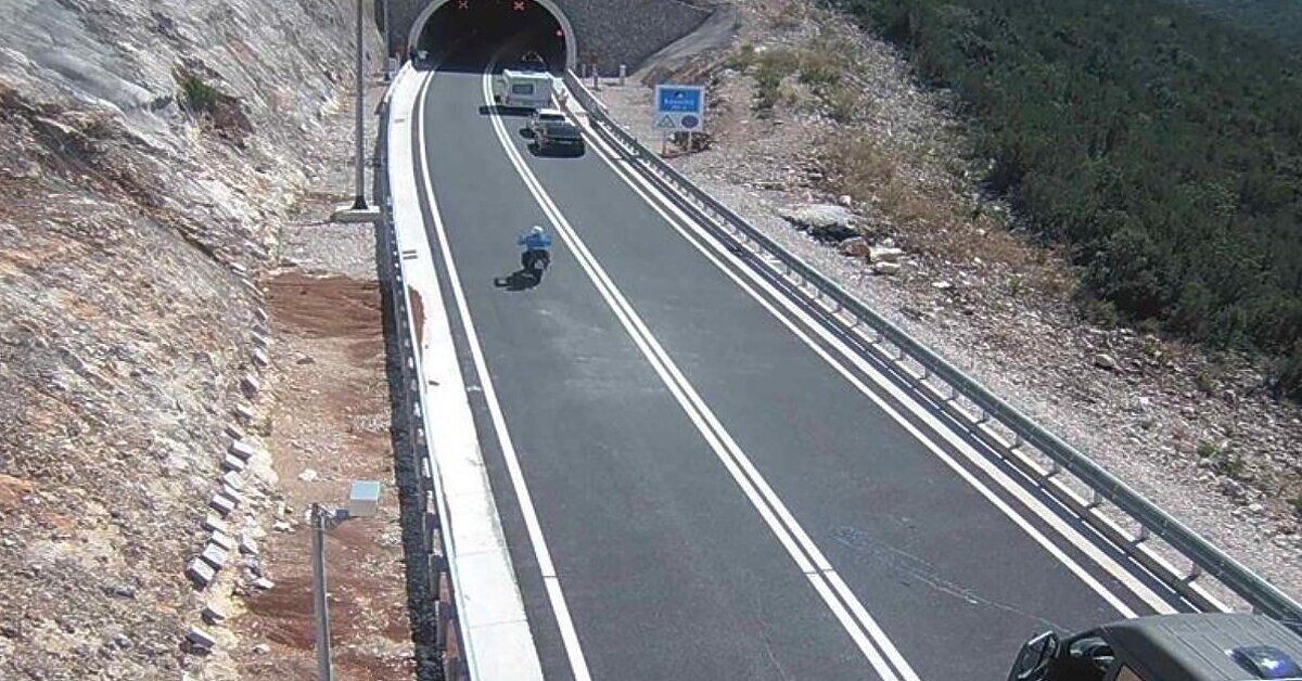 Teška saobraćajna nesreća u tunelu nedaleko od Pelješkog mosta, obustavljen saobraćaj