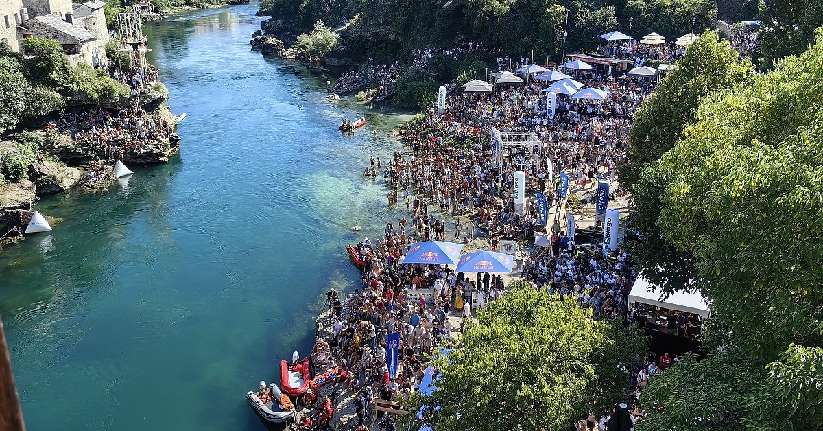 U Mostar se danas slile hiljade turista: Svi sa uzbuđenjem prate Red ...