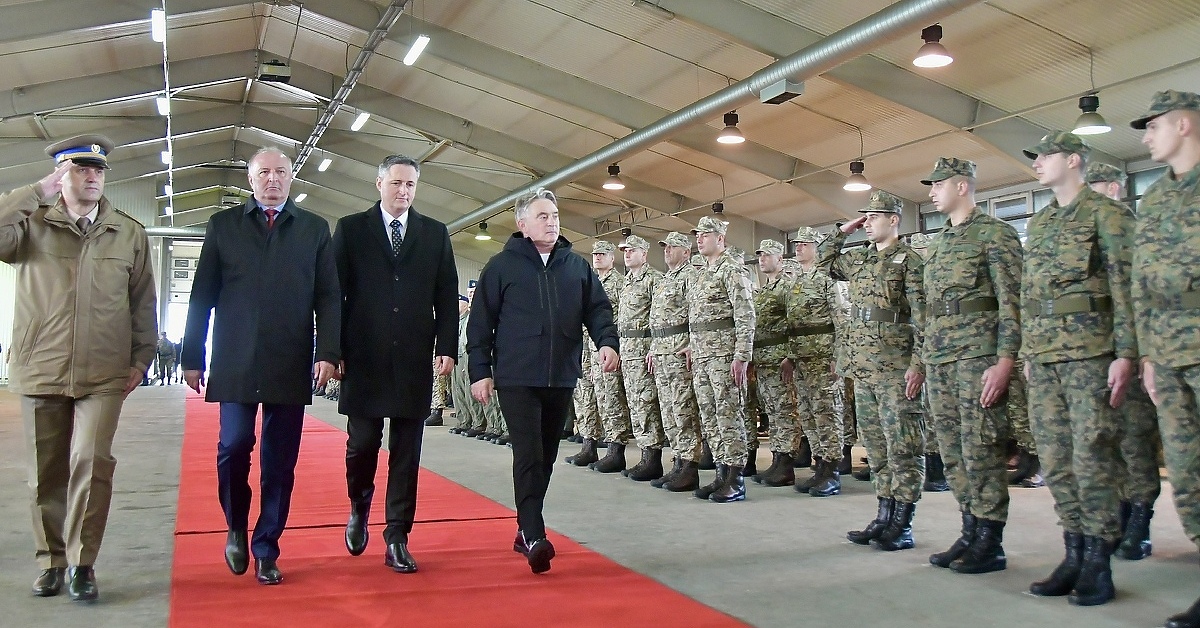 Imenovanje generala nije prošlo parlamentarnu komisiju, ali oni mogu ...