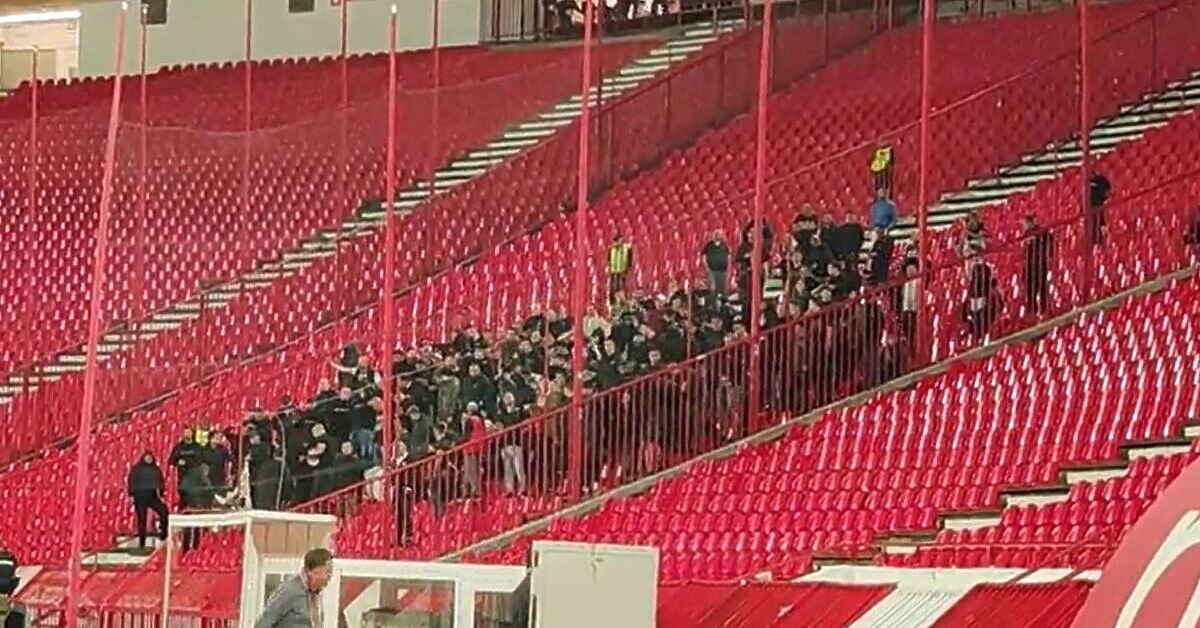 Prepucavanja navijača Zvezde i Radničkog na stadionu "Rajko Mitić": VI ...