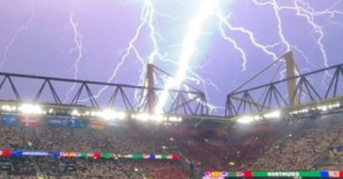 Pogledajte nevrijeme koje je prekinulo meč Njemačke i Danske, udar ...